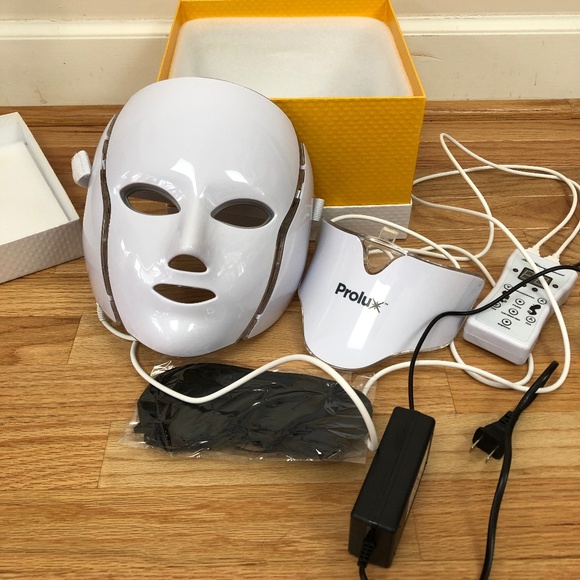 Amazon | Skincare | Nwt Led Face And Neck Mask Light Therapy Antiaging ...